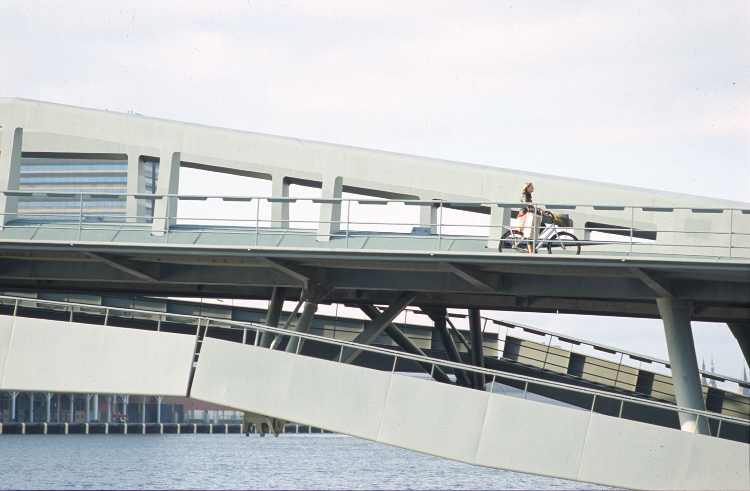 Jan Schaefer Bridge - VenhoevenCS architecture+urbanism