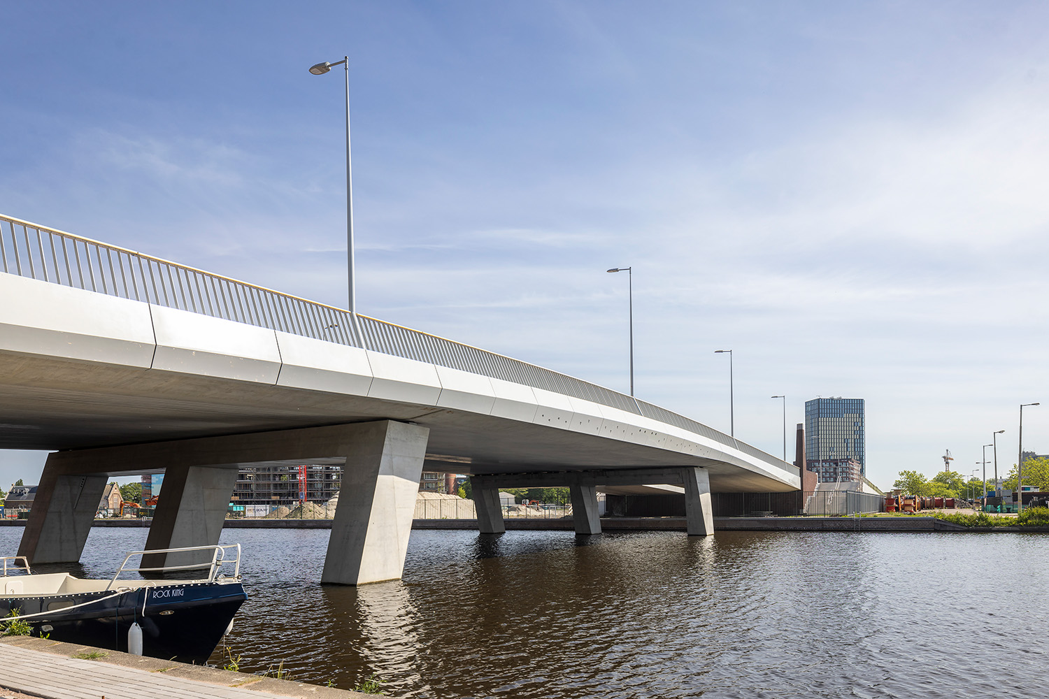 Amstelstroom Bridge - VenhoevenCS architecture+urbanism